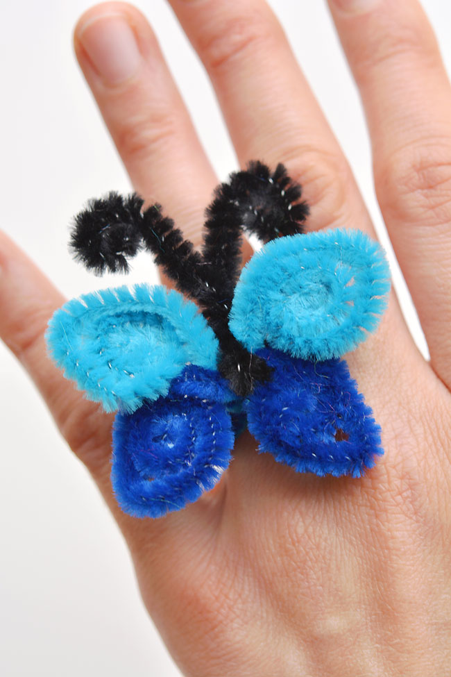 How to Make Pipe Cleaner Butterfly Rings – The Guider's Guild